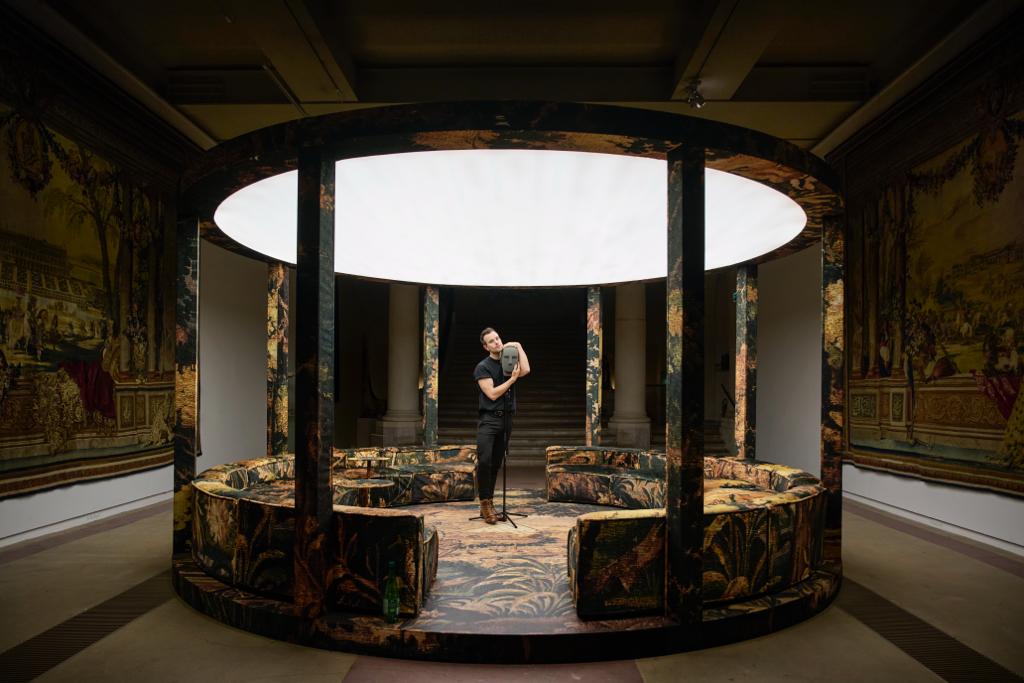 ASMRtist Paris ASMR performs a stunning live ASMR session titled ...